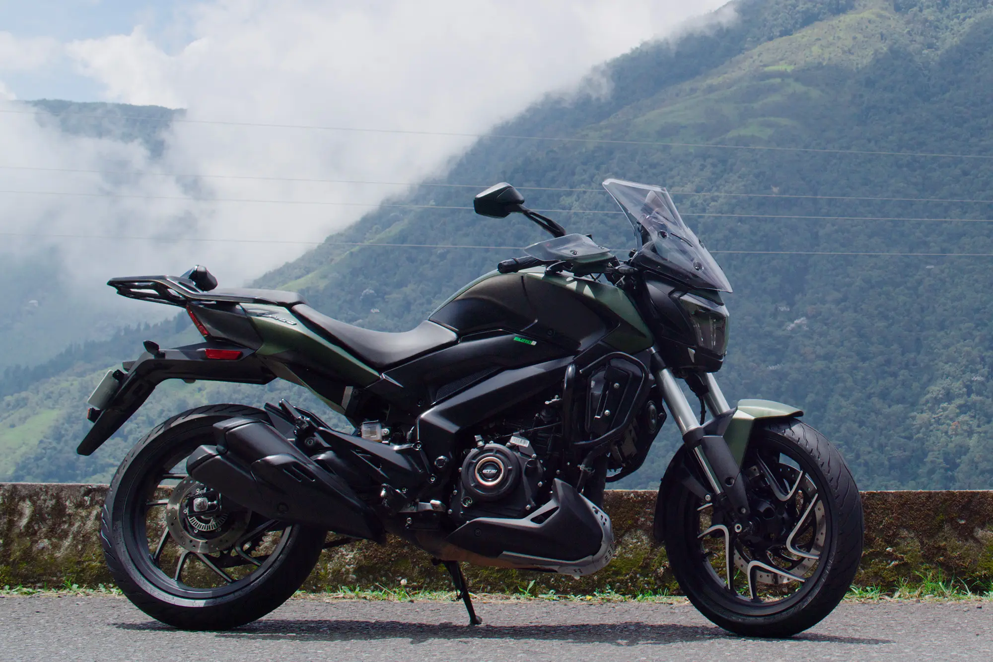 Dominar 400: Especificaciones Técnicas y Características Sobresalientes