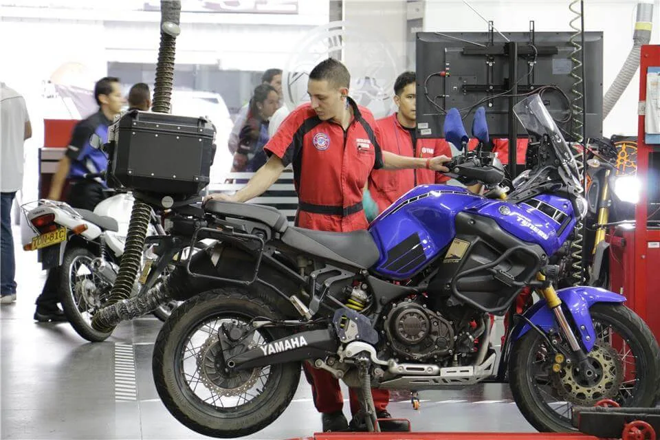 Precios Técnico-Mecánica 2026: Tarifas Oficiales Carros y Motos